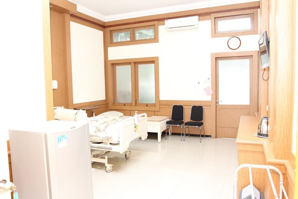 Rumah Sakit Tk. II dr. Soepraoen